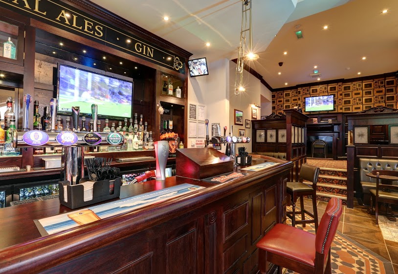 Metropole – Amber Taverns